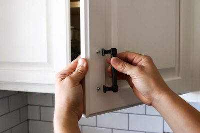 Modern Farmhouse Kitchen Makeover - Hardware Installation and Reveal ...