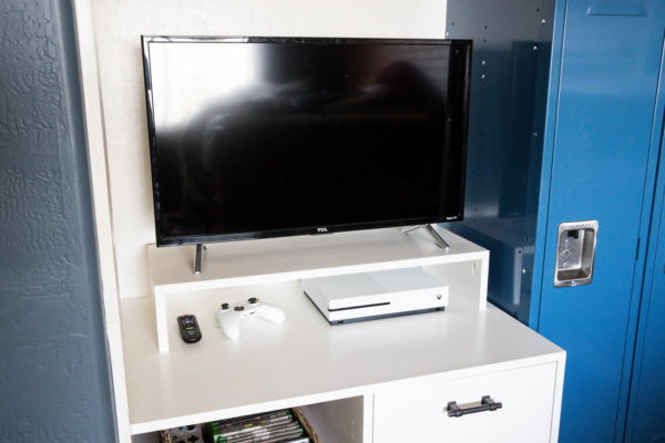 How To Build A TV Riser - Addicted 2 DIY